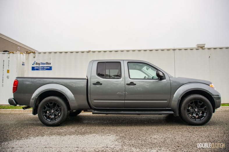 2018 Nissan Frontier Midnight Edition | DoubleClutch.ca