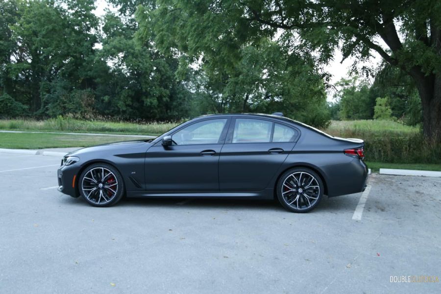 2022 BMW M550i xDrive - DoubleClutch.ca